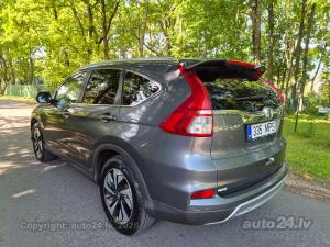 Pelēks Honda CR-V 2017 Tallina, ar dzinēja tilpumu 2.00 L un nobraukumu 128 tūkst. km par 16999 €, foto 5 vietnē AUTOMOTO.COM.LV