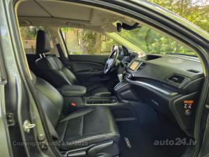Pelēks Honda CR-V 2017 Tallina, ar dzinēja tilpumu 2.00 L un nobraukumu 128 tūkst. km par 16999 €, foto 8 vietnē AUTOMOTO.COM.LV
