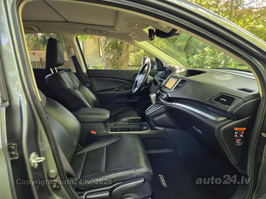 Pelēks Honda CR-V 2017 Tallina, ar dzinēja tilpumu 2.00 L un nobraukumu 128 tūkst. km par 16999 €, foto 8 vietnē AUTOMOTO.COM.LV