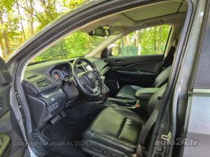 Pelēks Honda CR-V 2017 Tallina, ar dzinēja tilpumu 2.00 L un nobraukumu 128 tūkst. km par 16999 €, foto 9 vietnē AUTOMOTO.COM.LV