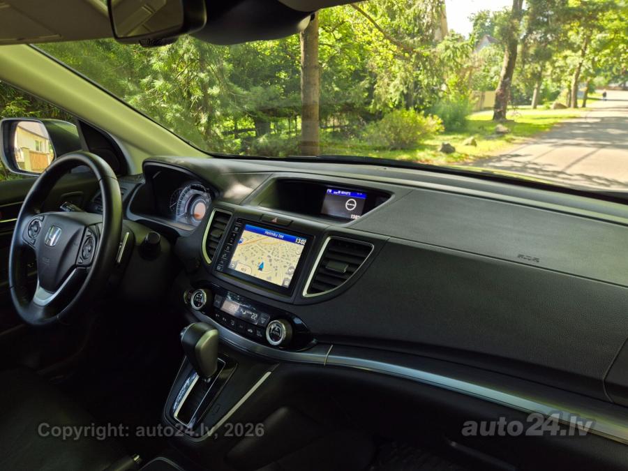 Pelēks Honda CR-V 2017 Tallina, ar dzinēja tilpumu 2.00 L un nobraukumu 128 tūkst. km par 16999 €, foto 12 vietnē AUTOMOTO.COM.LV