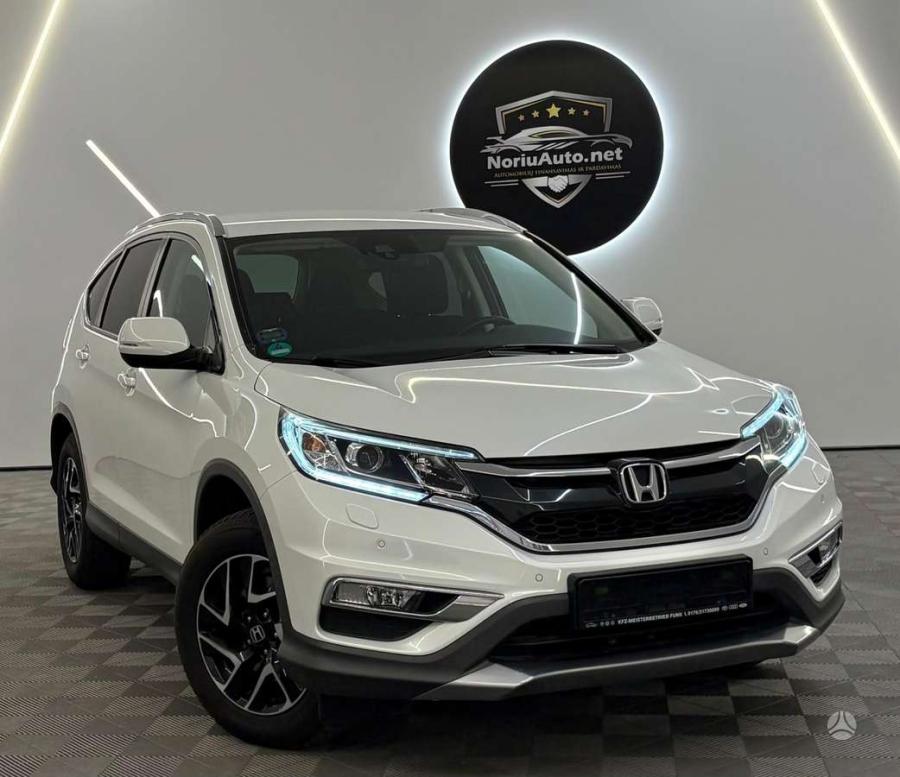 Grey Honda CR-V 2017 in Marijampole, with an engine capacity of 1.60 L and mileage of 317 thousand km for 12850 €, photo 1 on AUTOMOTO.COM.LV