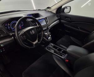 Grey Honda CR-V 2017 in Marijampole, with an engine capacity of 1.60 L and mileage of 317 thousand km for 12850 €, photo 3 on AUTOMOTO.COM.LV