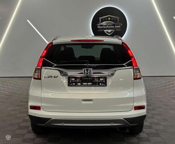 Grey Honda CR-V 2017 in Marijampole, with an engine capacity of 1.60 L and mileage of 317 thousand km for 12850 €, photo 10 on AUTOMOTO.COM.LV