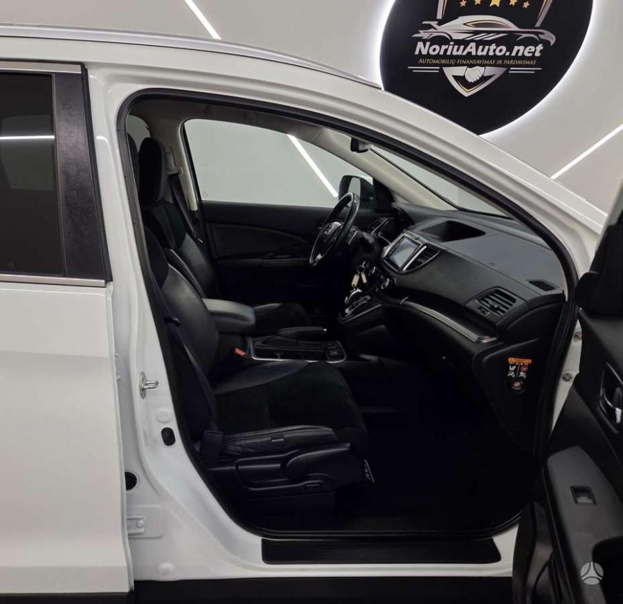 Grey Honda CR-V 2017 in Marijampole, with an engine capacity of 1.60 L and mileage of 317 thousand km for 12850 €, photo 16 on AUTOMOTO.COM.LV