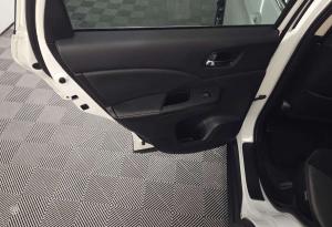 Grey Honda CR-V 2017 in Marijampole, with an engine capacity of 1.60 L and mileage of 317 thousand km for 12850 €, photo 17 on AUTOMOTO.COM.LV