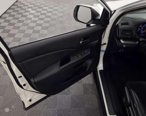 Grey Honda CR-V 2017 in Marijampole, with an engine capacity of 1.60 L and mileage of 317 thousand km for 12850 €, photo 18 on AUTOMOTO.COM.LV