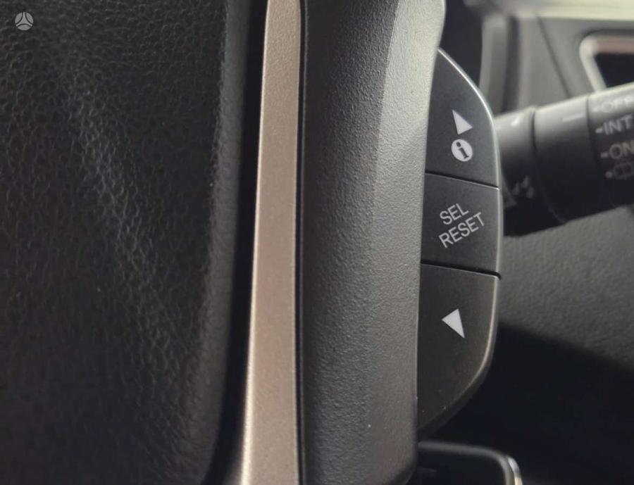 Grey Honda CR-V 2017 in Marijampole, with an engine capacity of 1.60 L and mileage of 317 thousand km for 12850 €, photo 20 on AUTOMOTO.COM.LV