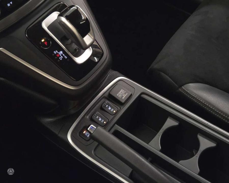 Grey Honda CR-V 2017 in Marijampole, with an engine capacity of 1.60 L and mileage of 317 thousand km for 12850 €, photo 25 on AUTOMOTO.COM.LV