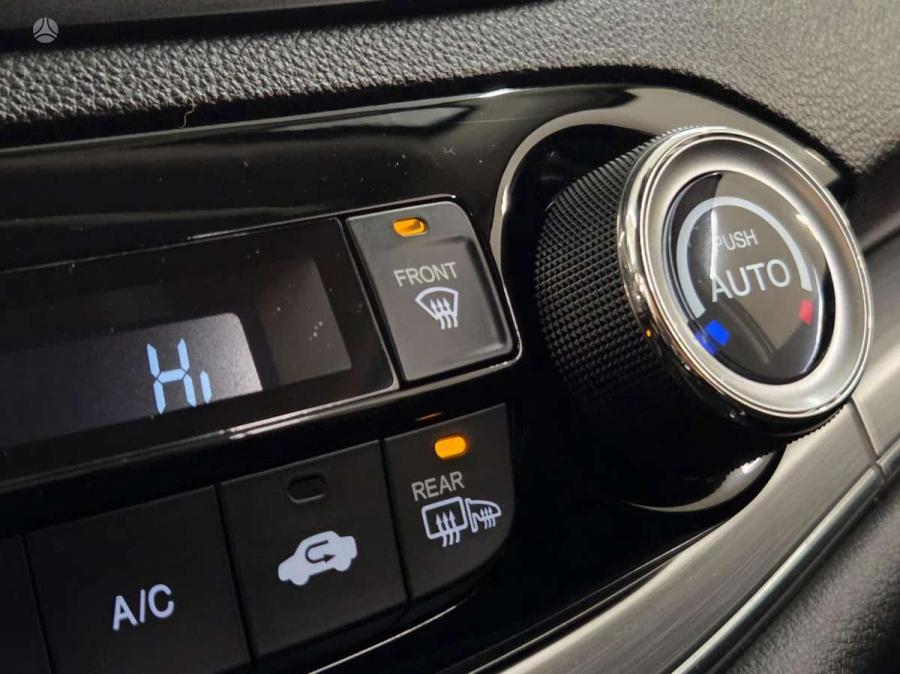 Grey Honda CR-V 2017 in Marijampole, with an engine capacity of 1.60 L and mileage of 317 thousand km for 12850 €, photo 26 on AUTOMOTO.COM.LV