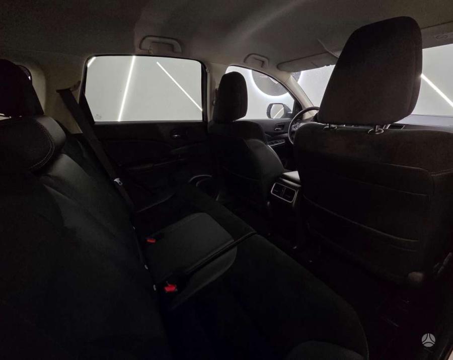 Grey Honda CR-V 2017 in Marijampole, with an engine capacity of 1.60 L and mileage of 317 thousand km for 12850 €, photo 27 on AUTOMOTO.COM.LV