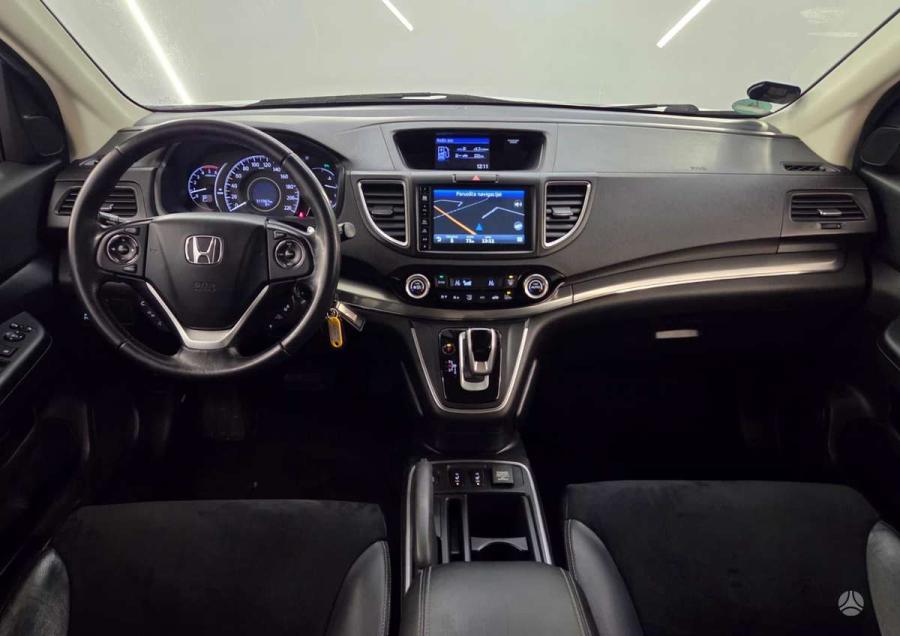 Grey Honda CR-V 2017 in Marijampole, with an engine capacity of 1.60 L and mileage of 317 thousand km for 12850 €, photo 28 on AUTOMOTO.COM.LV