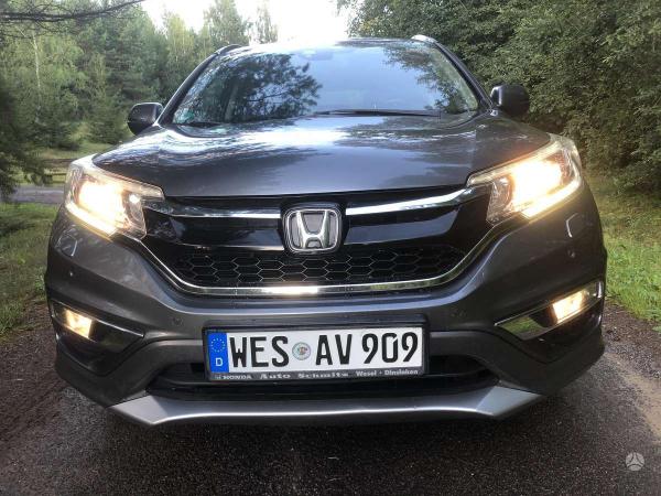 Grey Honda CR-V 2017 in Utena, with an engine capacity of 1.60 L and mileage of 265 thousand km for 12000 €, photo 3 on AUTOMOTO.COM.LV
