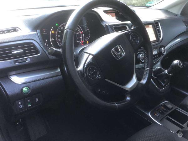Grey Honda CR-V 2017 in Utena, with an engine capacity of 1.60 L and mileage of 265 thousand km for 12000 €, photo 8 on AUTOMOTO.COM.LV