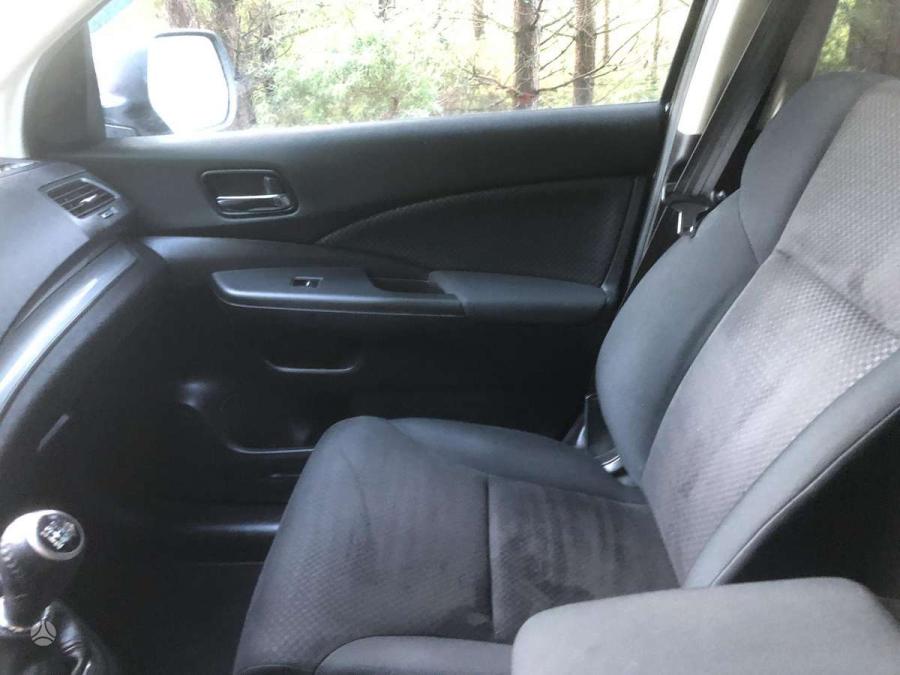 Grey Honda CR-V 2017 in Utena, with an engine capacity of 1.60 L and mileage of 265 thousand km for 12000 €, photo 10 on AUTOMOTO.COM.LV