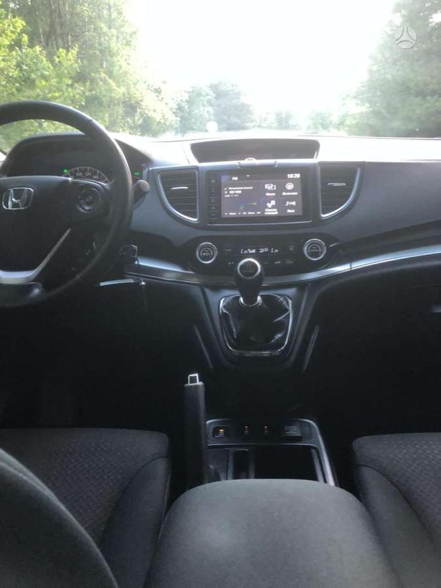 Grey Honda CR-V 2017 in Utena, with an engine capacity of 1.60 L and mileage of 265 thousand km for 12000 €, photo 12 on AUTOMOTO.COM.LV