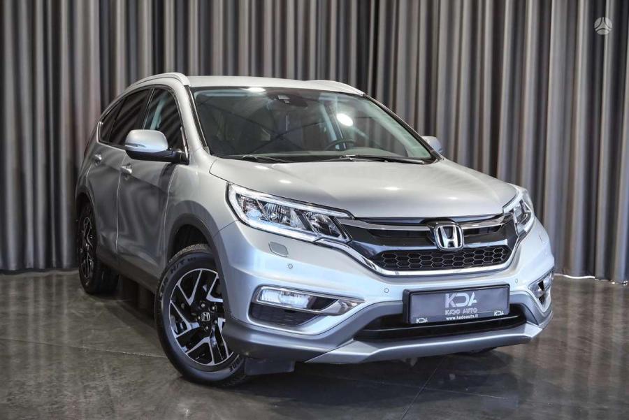 Grey Honda CR-V 2018 in Marijampole, with an engine capacity of 1.60 L and mileage of 195 thousand km for 14450 €, photo 2 on AUTOMOTO.COM.LV