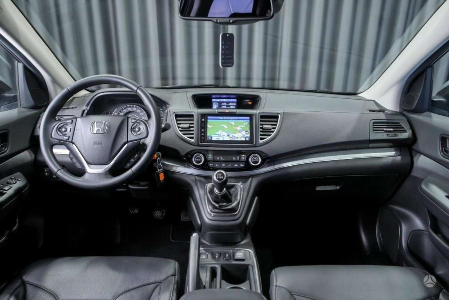 Grey Honda CR-V 2018 in Marijampole, with an engine capacity of 1.60 L and mileage of 195 thousand km for 14450 €, photo 14 on AUTOMOTO.COM.LV