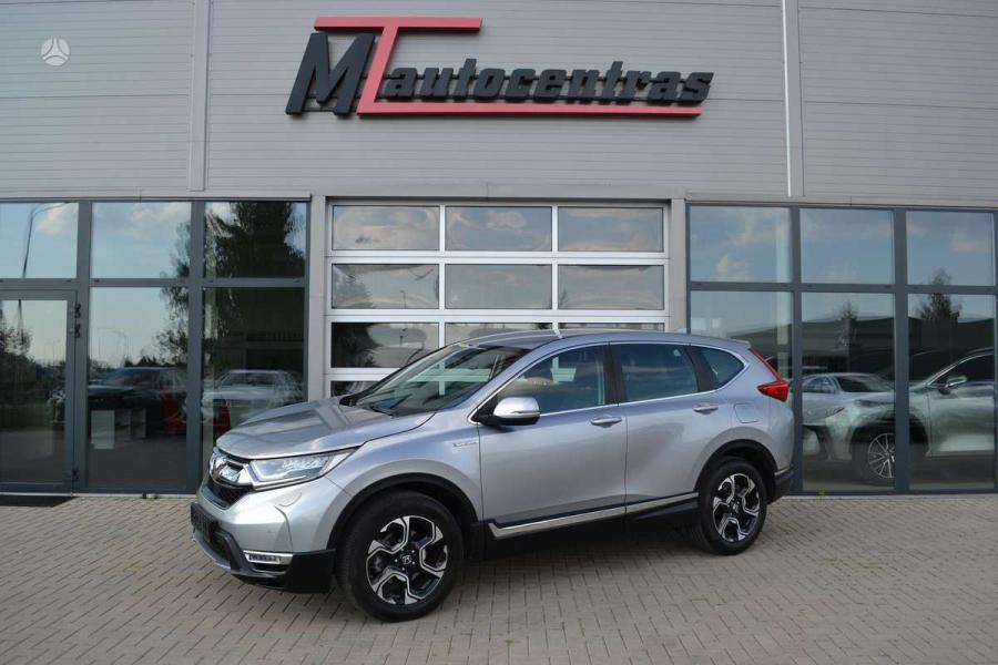 Grey Honda CR-V 2019 in Vilnius, with an engine capacity of 1.99 L and mileage of 130 thousand km for 23000 €, photo 1 on AUTOMOTO.COM.LV