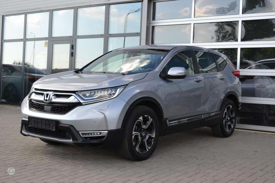 Grey Honda CR-V 2019 in Vilnius, with an engine capacity of 1.99 L and mileage of 130 thousand km for 23000 €, photo 3 on AUTOMOTO.COM.LV