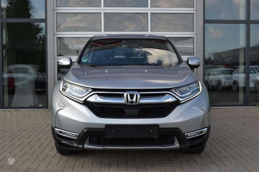 Grey Honda CR-V 2019 in Vilnius, with an engine capacity of 1.99 L and mileage of 130 thousand km for 23000 €, photo 4 on AUTOMOTO.COM.LV