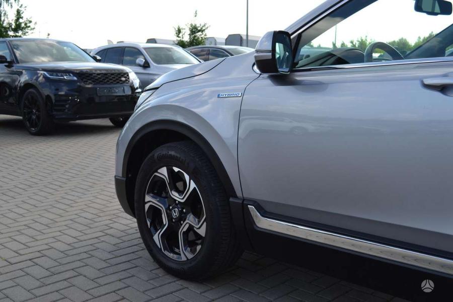Grey Honda CR-V 2019 in Vilnius, with an engine capacity of 1.99 L and mileage of 130 thousand km for 23000 €, photo 8 on AUTOMOTO.COM.LV
