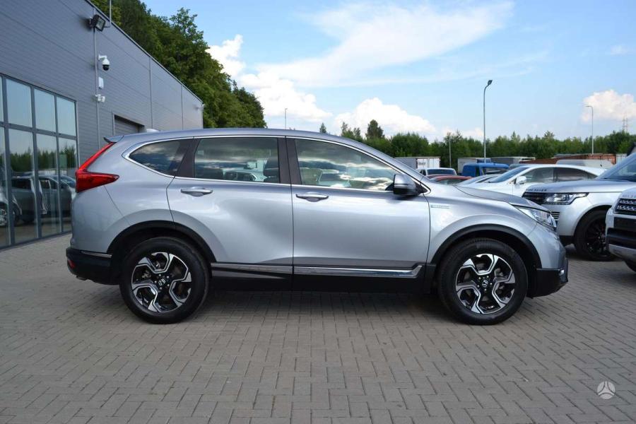 Grey Honda CR-V 2019 in Vilnius, with an engine capacity of 1.99 L and mileage of 130 thousand km for 23000 €, photo 15 on AUTOMOTO.COM.LV