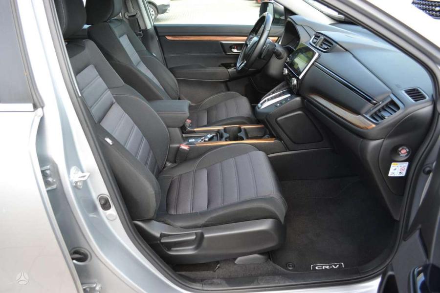 Grey Honda CR-V 2019 in Vilnius, with an engine capacity of 1.99 L and mileage of 130 thousand km for 23000 €, photo 17 on AUTOMOTO.COM.LV