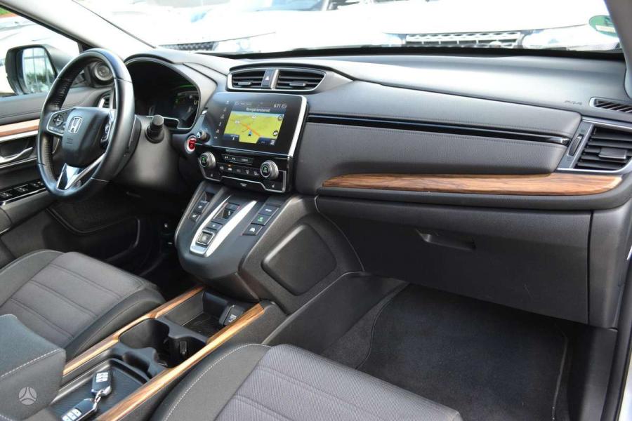 Grey Honda CR-V 2019 in Vilnius, with an engine capacity of 1.99 L and mileage of 130 thousand km for 23000 €, photo 18 on AUTOMOTO.COM.LV