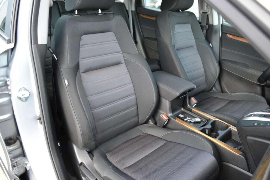 Grey Honda CR-V 2019 in Vilnius, with an engine capacity of 1.99 L and mileage of 130 thousand km for 23000 €, photo 19 on AUTOMOTO.COM.LV