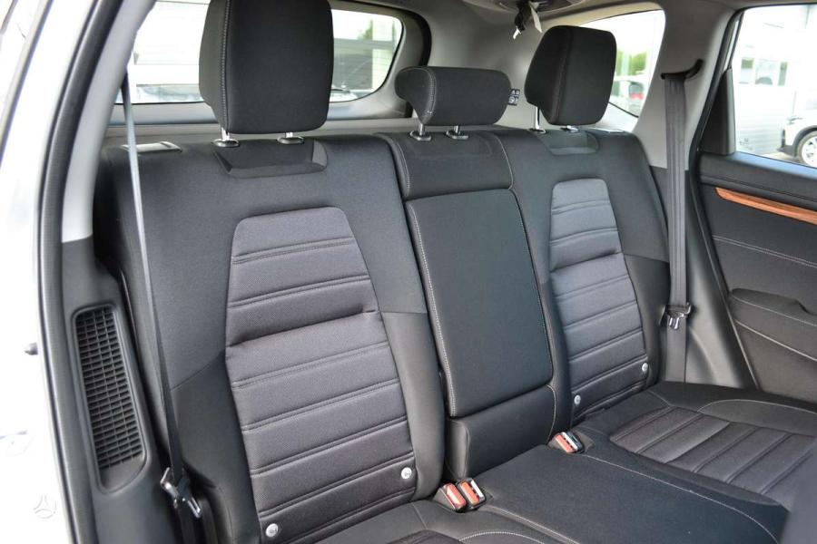 Grey Honda CR-V 2019 in Vilnius, with an engine capacity of 1.99 L and mileage of 130 thousand km for 23000 €, photo 23 on AUTOMOTO.COM.LV