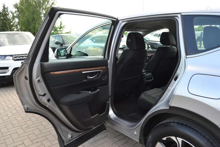 Grey Honda CR-V 2019 in Vilnius, with an engine capacity of 1.99 L and mileage of 130 thousand km for 23000 €, photo 26 on AUTOMOTO.COM.LV