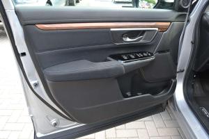 Grey Honda CR-V 2019 in Vilnius, with an engine capacity of 1.99 L and mileage of 130 thousand km for 23000 €, photo 30 on AUTOMOTO.COM.LV