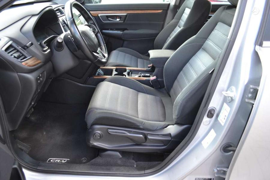 Grey Honda CR-V 2019 in Vilnius, with an engine capacity of 1.99 L and mileage of 130 thousand km for 23000 €, photo 33 on AUTOMOTO.COM.LV