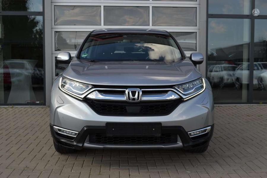 Grey Honda CR-V 2019 in Vilnius, with an engine capacity of 1.99 L and mileage of 131 thousand km for 23000 €, photo 4 on AUTOMOTO.COM.LV
