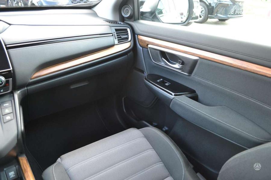 Grey Honda CR-V 2019 in Vilnius, with an engine capacity of 1.99 L and mileage of 131 thousand km for 23000 €, photo 37 on AUTOMOTO.COM.LV