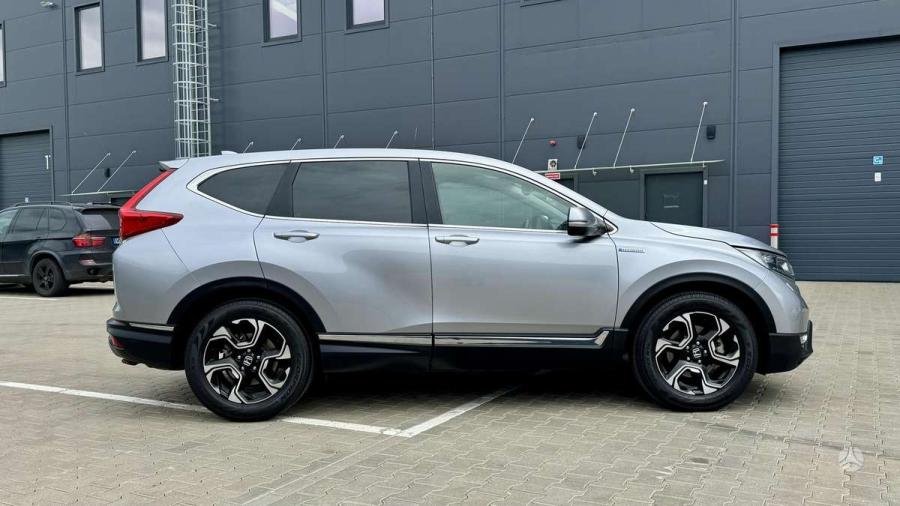 Grey Honda CR-V 2019 in Vilnius, with an engine capacity of 1.99 L and mileage of 151 thousand km for 19790 €, photo 6 on AUTOMOTO.COM.LV