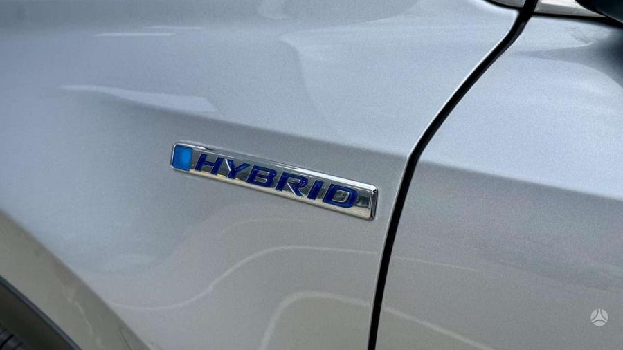 Grey Honda CR-V 2019 in Vilnius, with an engine capacity of 1.99 L and mileage of 151 thousand km for 19790 €, photo 10 on AUTOMOTO.COM.LV