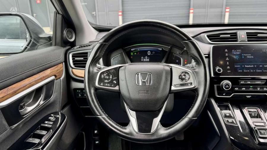Grey Honda CR-V 2019 in Vilnius, with an engine capacity of 1.99 L and mileage of 151 thousand km for 19790 €, photo 24 on AUTOMOTO.COM.LV