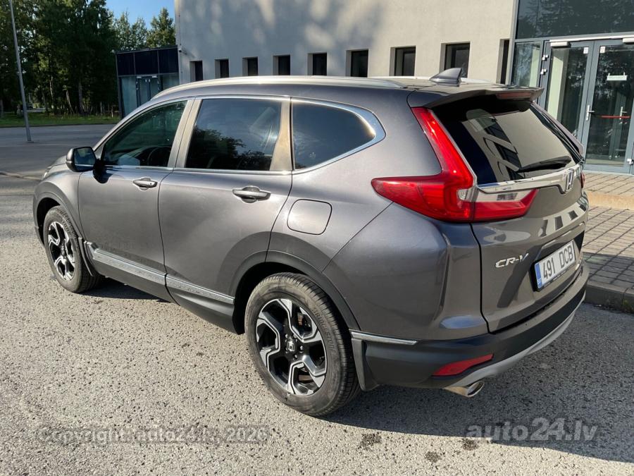 Pelēks Honda CR-V 2019 Tallina, ar dzinēja tilpumu 1.50 L un nobraukumu 131 tūkst. km par 19900 €, foto 5 vietnē AUTOMOTO.COM.LV