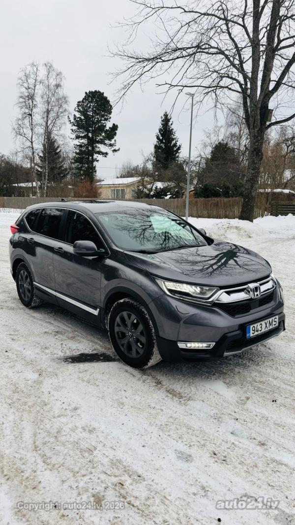 Grey Honda CR-V 2020 in Tallinn, with an engine capacity of 2.00 L and mileage of 70 thousand km for 25999 €, photo 4 on AUTOMOTO.COM.LV