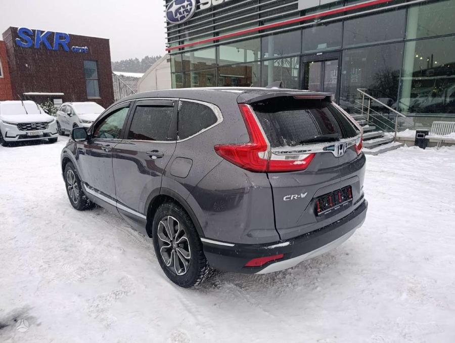 Grey Honda CR-V 2021 in Vilnius, with an engine capacity of 1.99 L and mileage of 149 thousand km for 23490 €, photo 5 on AUTOMOTO.COM.LV