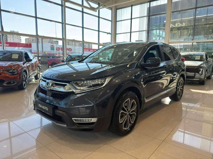 Grey Honda CR-V 2022 in Vilnius, with an engine capacity of 1.99 L and mileage of 62 thousand km for 25900 €, photo 1 on AUTOMOTO.COM.LV