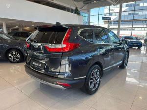 Grey Honda CR-V 2022 in Vilnius, with an engine capacity of 1.99 L and mileage of 62 thousand km for 25900 €, photo 3 on AUTOMOTO.COM.LV