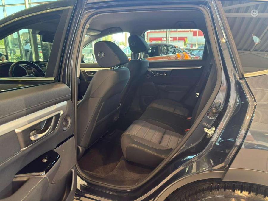 Grey Honda CR-V 2022 in Vilnius, with an engine capacity of 1.99 L and mileage of 62 thousand km for 25900 €, photo 10 on AUTOMOTO.COM.LV