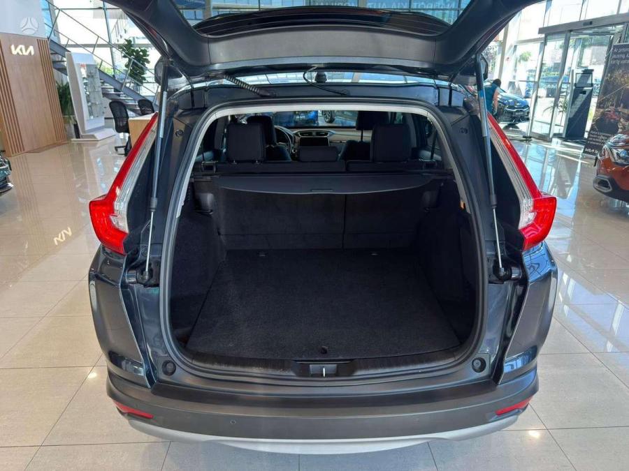 Grey Honda CR-V 2022 in Vilnius, with an engine capacity of 1.99 L and mileage of 62 thousand km for 25900 €, photo 11 on AUTOMOTO.COM.LV
