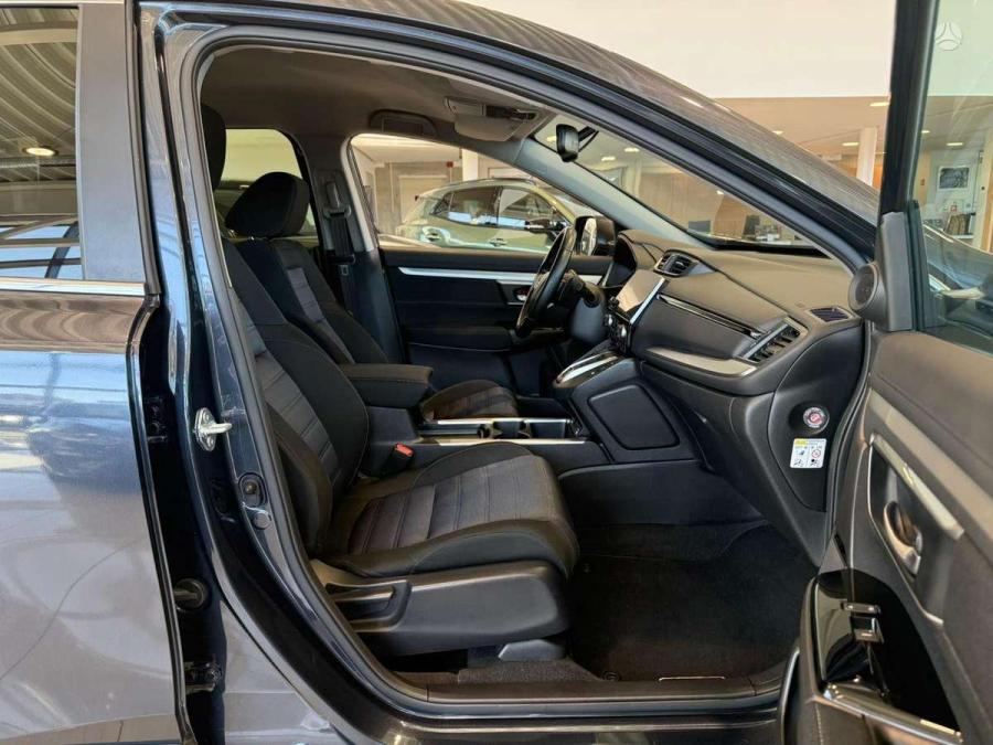 Grey Honda CR-V 2022 in Vilnius, with an engine capacity of 1.99 L and mileage of 62 thousand km for 25900 €, photo 16 on AUTOMOTO.COM.LV