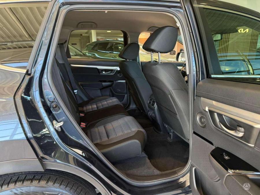 Grey Honda CR-V 2022 in Vilnius, with an engine capacity of 1.99 L and mileage of 62 thousand km for 25900 €, photo 17 on AUTOMOTO.COM.LV