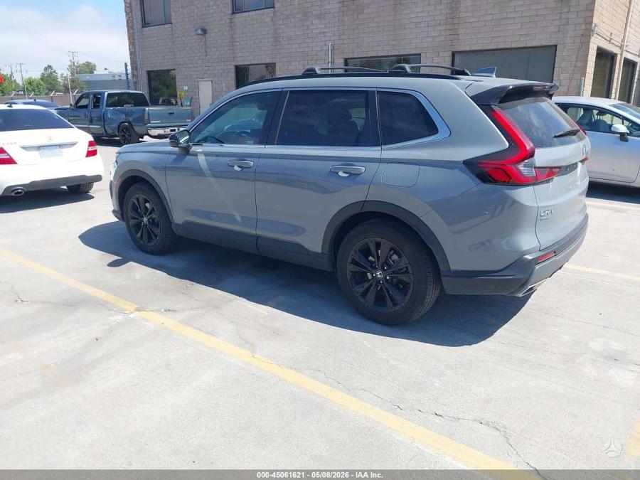 Grey Honda CR-V 2023 in Vilnius, with an engine capacity of 1.99 L and mileage of 53 thousand km for 32900 €, photo 5 on AUTOMOTO.COM.LV