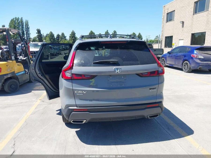 Grey Honda CR-V 2023 in Vilnius, with an engine capacity of 1.99 L and mileage of 53 thousand km for 32900 €, photo 6 on AUTOMOTO.COM.LV